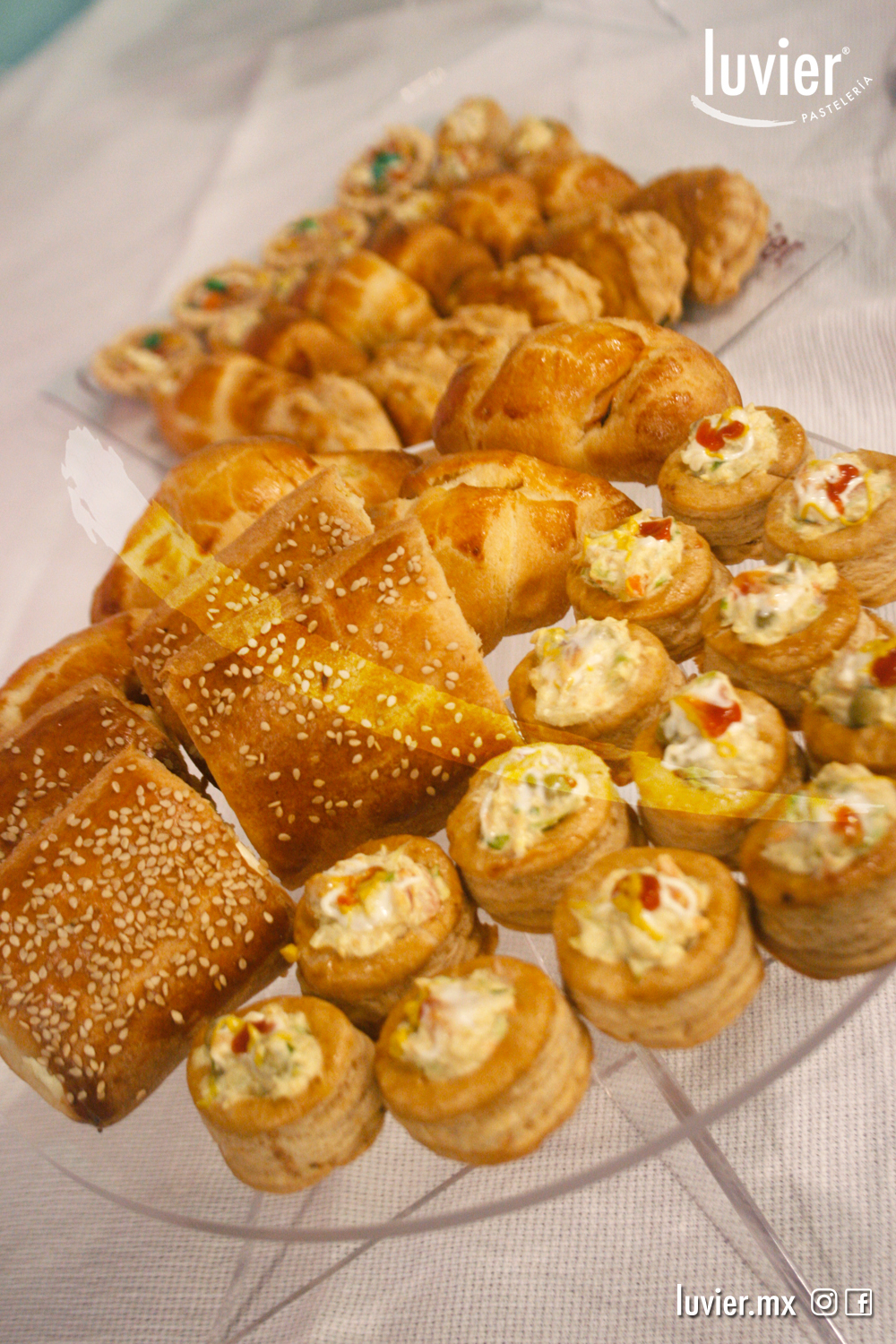 Canapés y Bocadillos – Luvier Pastelería
