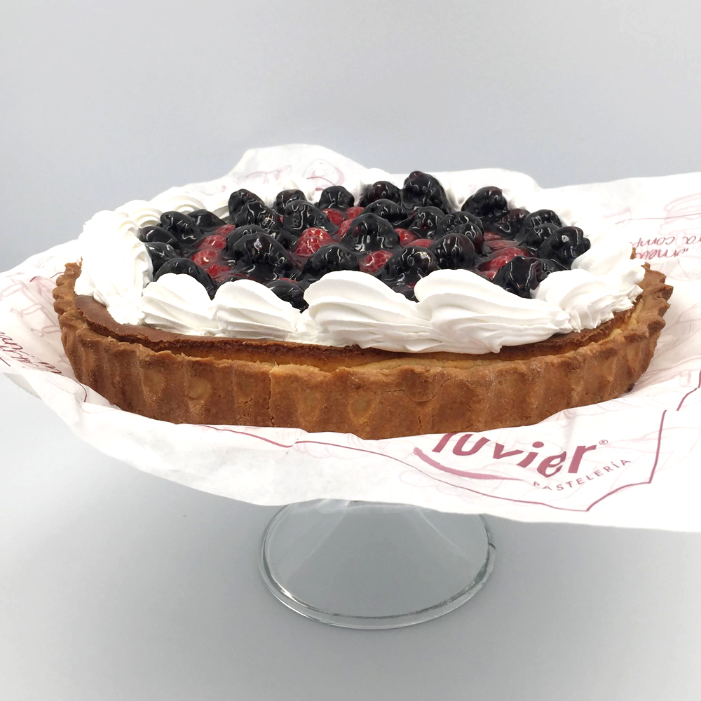 Pay de queso con frutos rojos – Luvier Pastelería